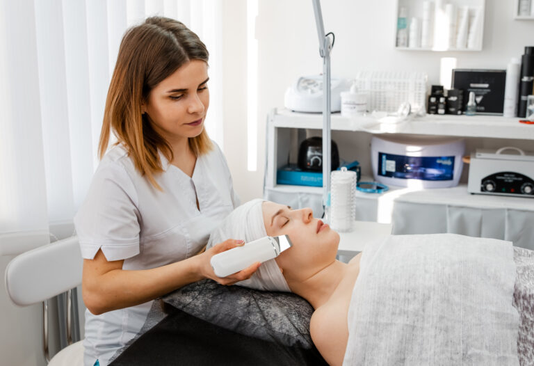 How to Remove a Cyst From Your Face: Safe Treatments